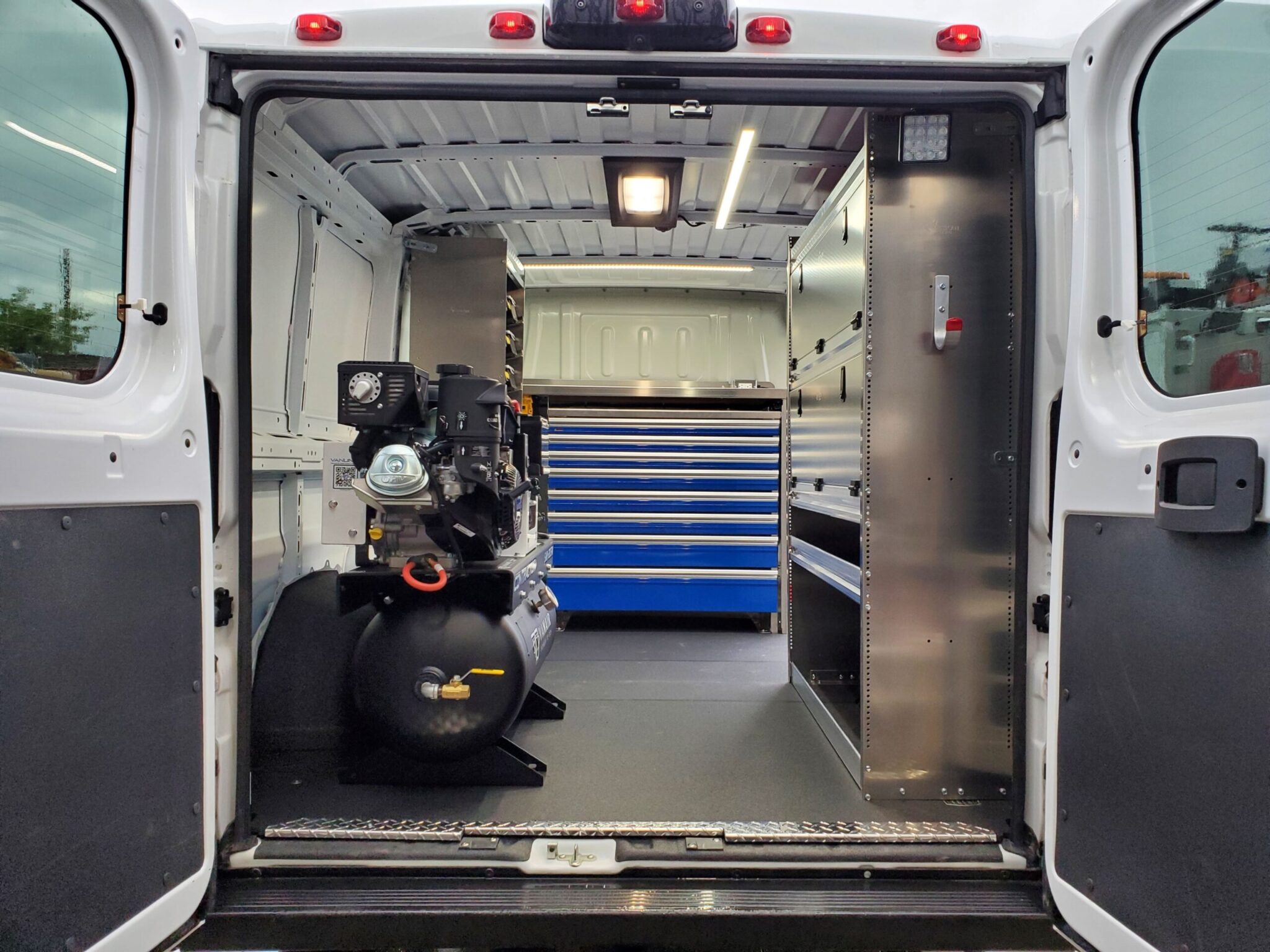 Commercial Vehicle Outfitters Since 1979 | Raytel Fleet Outfitters